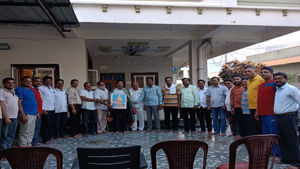 బంజారా సేవా సంఘ్ జిల్లా అధ్యక్షుడు భీమ్రావుకు సన్మానం - Andhra Prabha ...